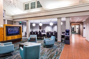 Área de estar no saguão