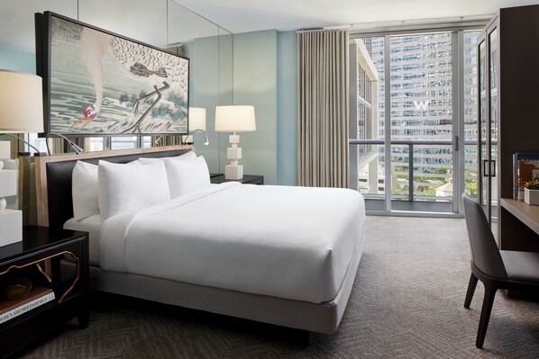Suite, 1 quarto | Roupa de alta qualidade, minibar, secretária 