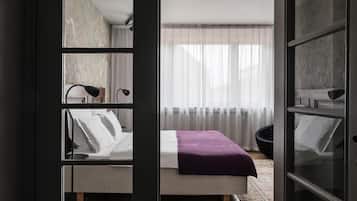 Quarto, 1 cama King | Roupas de cama premium, camas com colchões pillow-top