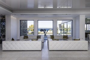 Área de estar no saguão