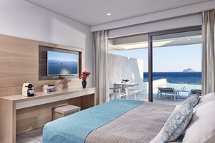 Quarto casal, piscina particular, vista para o mar | Cofres nos quartos, escrivaninha, Wi-Fi de cortesia, roupa de cama