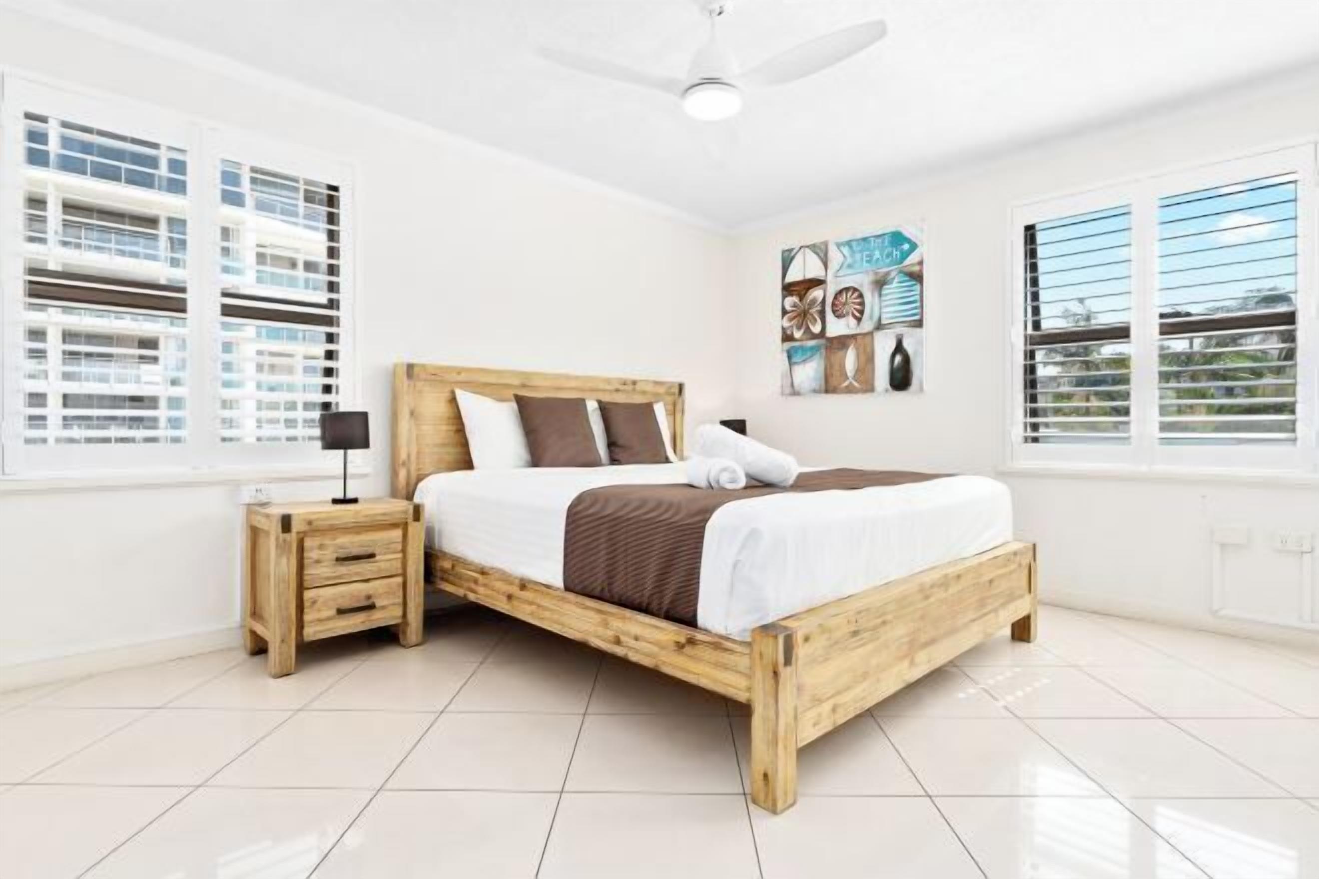Com decoração personalizada, com mobília individualizada 