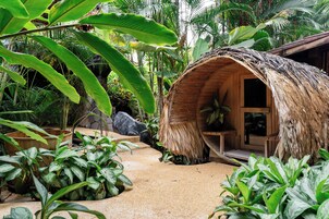 Salas para tratamentos a dois, sauna seca, banheira de hidromassagem