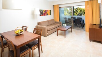 Apartamento, 1 quarto, vista para o jardim | Sala de jantar