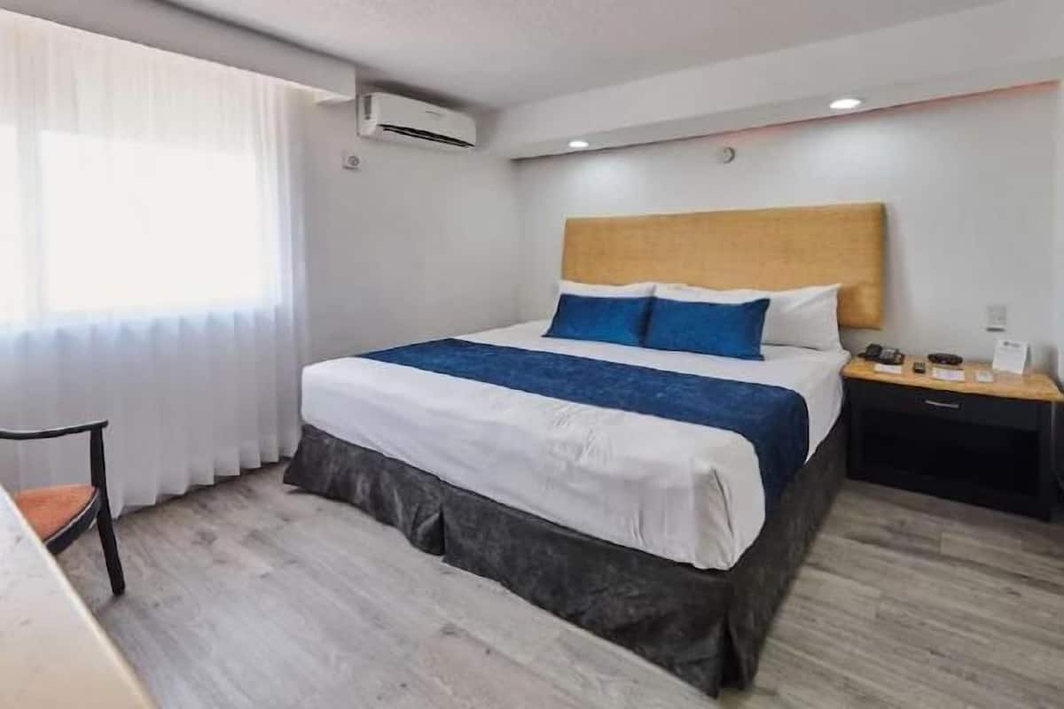 Roupa de alta qualidade, cofre no quarto, com decoração personalizada