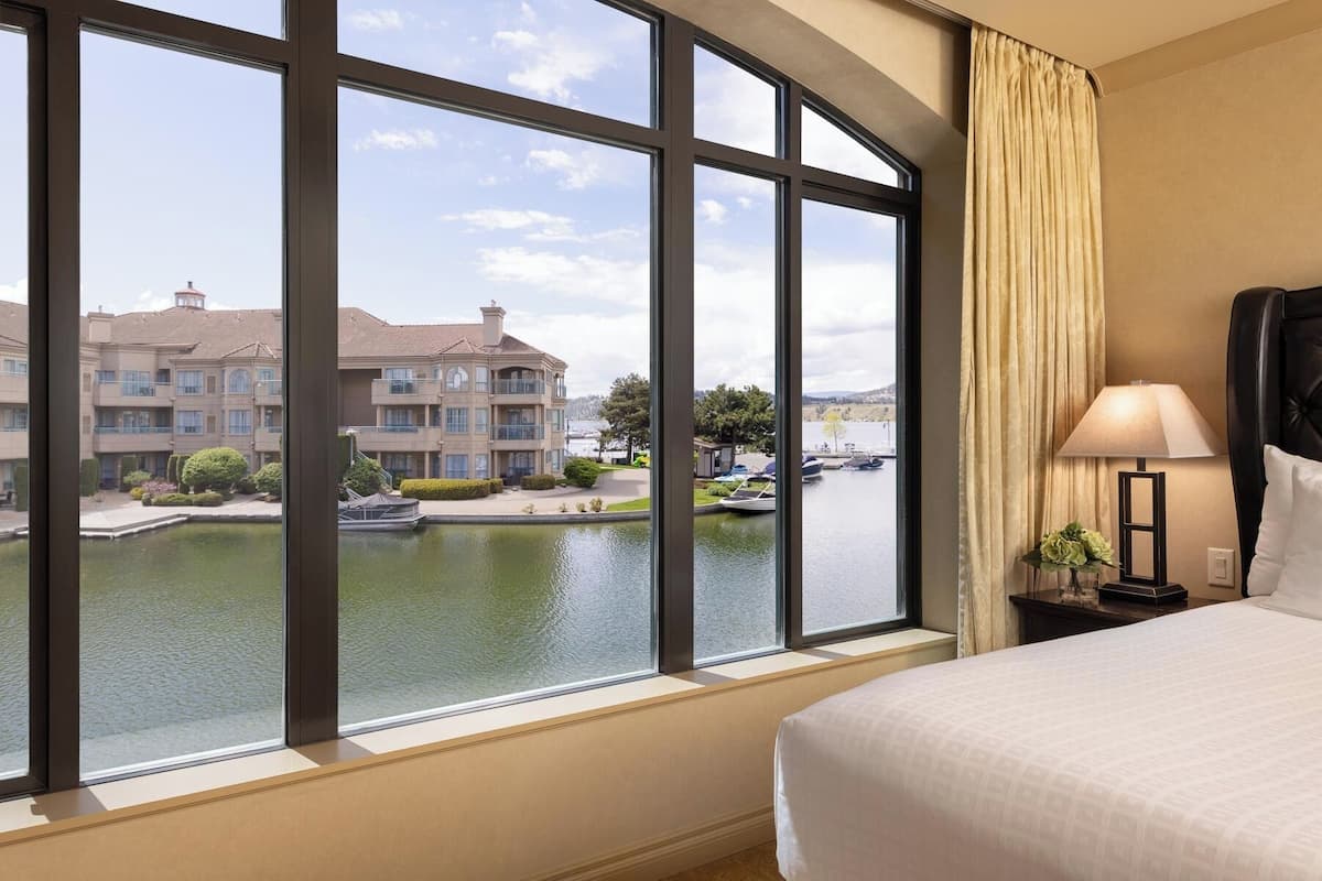 1 Bedroom Suite Queen | Roupa de alta qualidade, cofre no quarto 