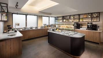 Pequeno-almoço tipo buffet diário mediante uma taxa