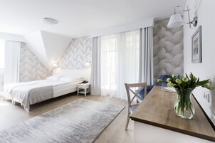 Quarto Duplo Deluxe | Sala de estar | Televisor LCD 