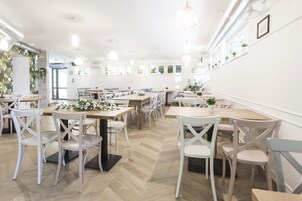 Pequenos-almoços, almoços e jantares servidos 