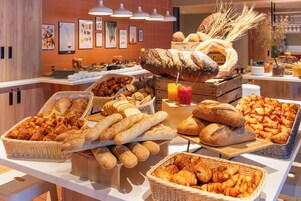 Café da manhã com buffet todos os dias mediante uma taxa