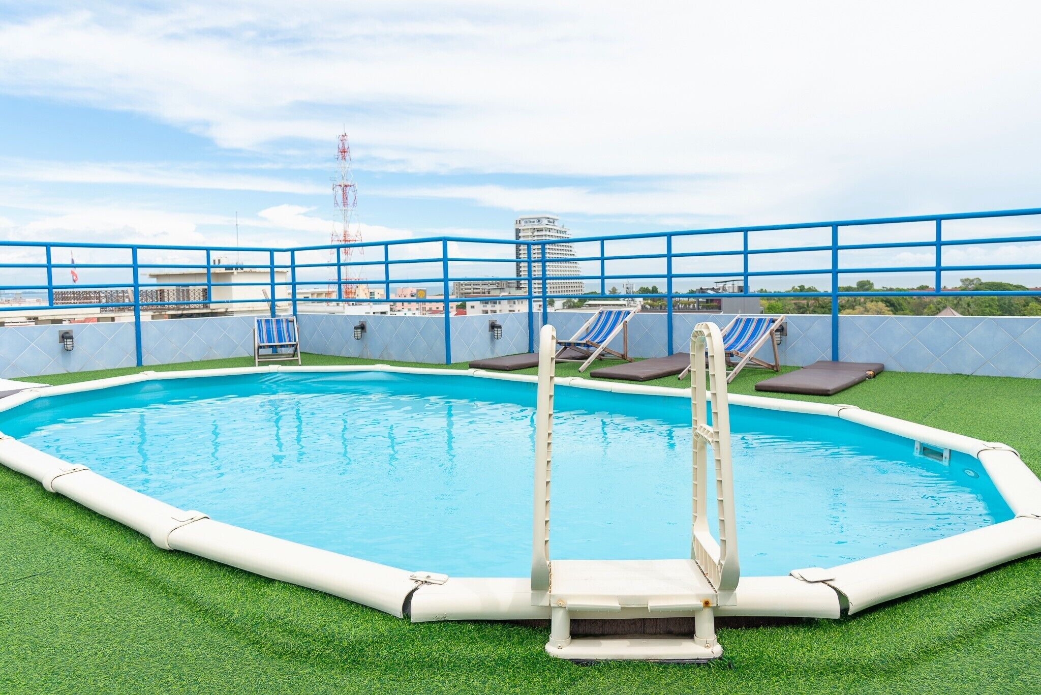 Piscina exterior, da(s) 7:00 à(s) 19:00, espreguiçadeiras 