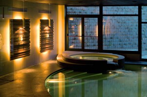 Piscina interior, piscina exterior 