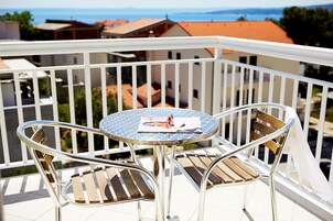 Quarto standard | Cofres nos quartos, escrivaninha, cortinas blackout