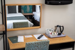 Quarto duplo | Ferros/tábuas de passar roupa, Wi-Fi de cortesia