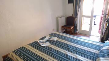 Quarto Duplo Económico, terraço, na torre | Wi-fi grátis