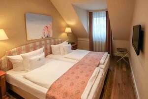 Junior Suite | Roupa de alta qualidade, minibar, cofre com capacidade para portátil