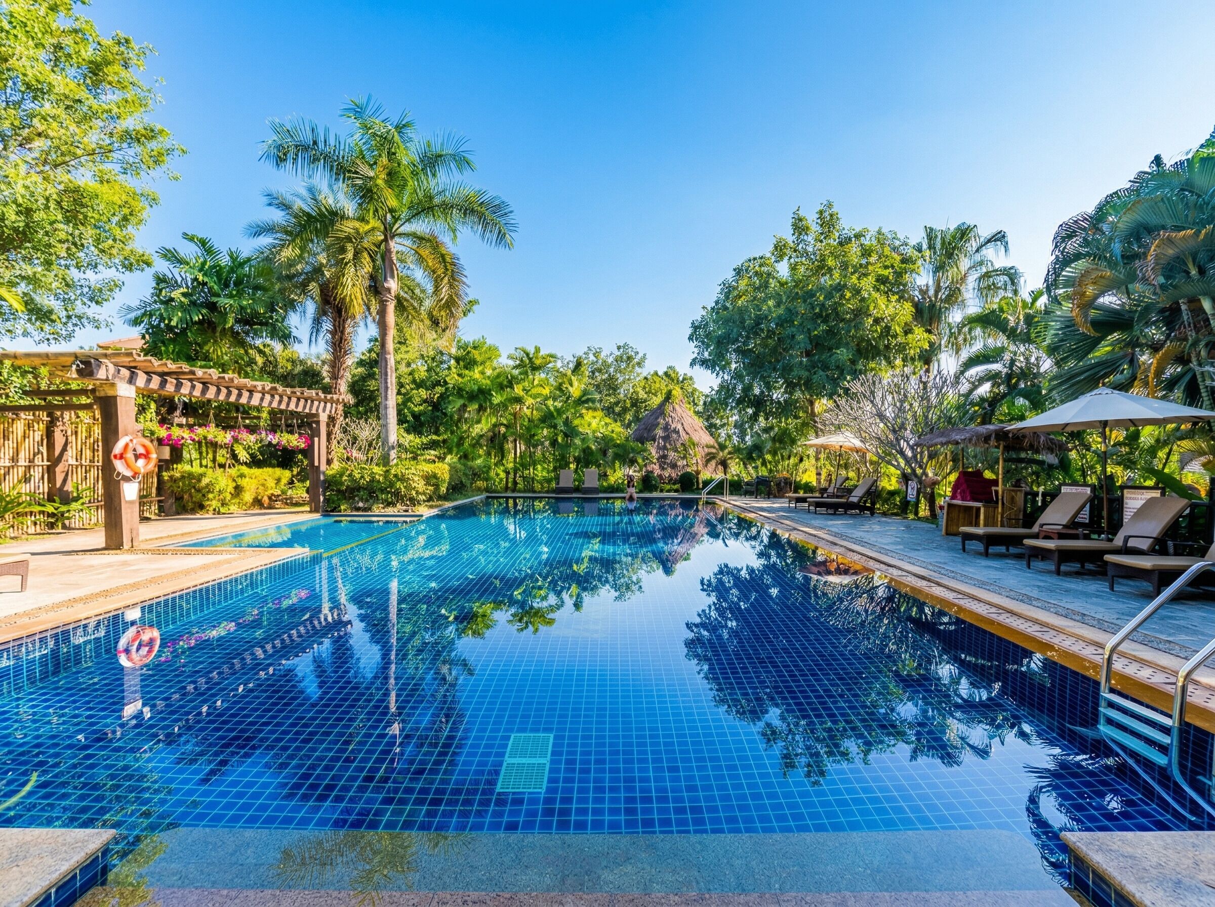 3 piscinas exteriores, da(s) 7:00 à(s) 19:00, guarda-sóis 