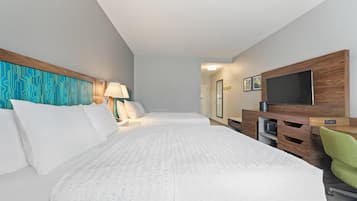 Quarto, 2 camas Queen, para não fumantes | Cofres nos quartos, ferros/tábuas de passar roupa