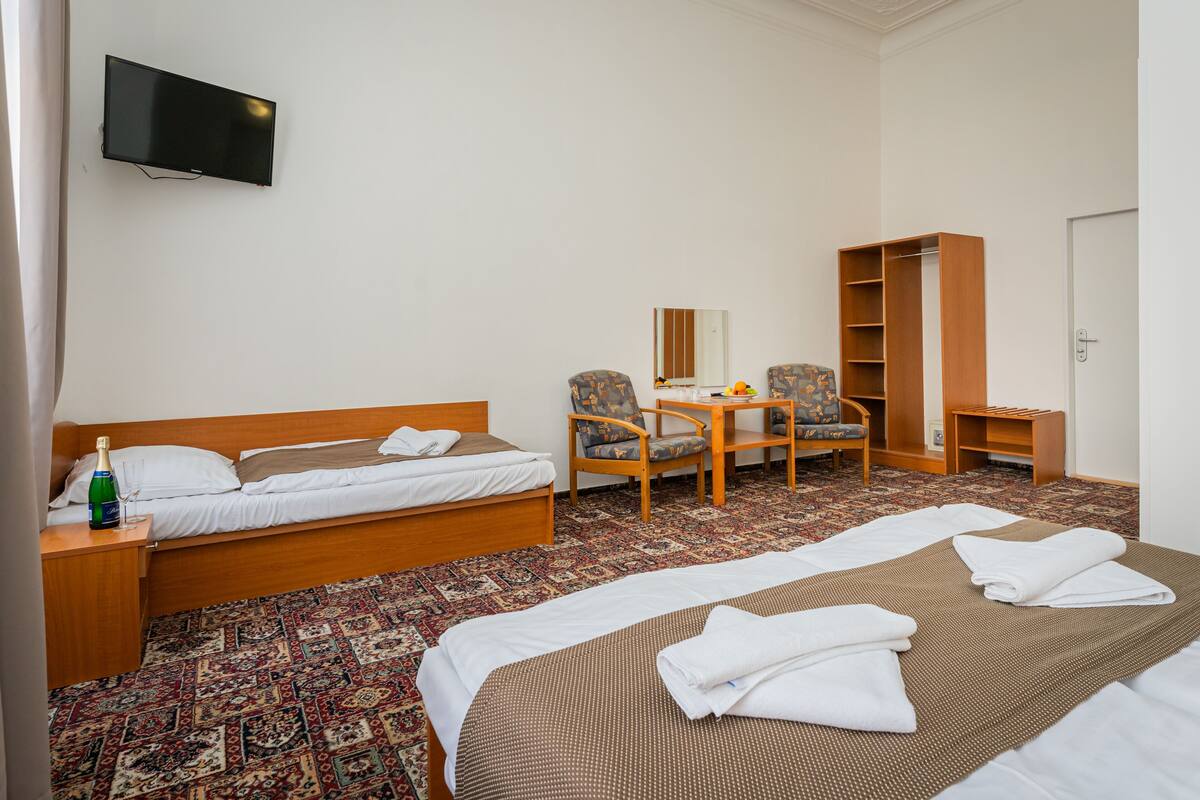 Cofres nos quartos, Wi-Fi (sobretaxa), roupa de cama