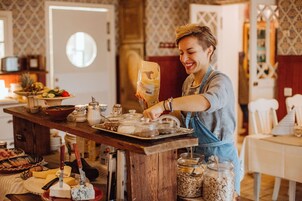 Café da manhã com buffet grátis