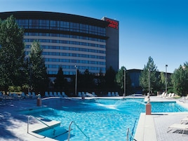 Piscina exterior sazonal