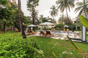 Villa Executiva, 1 cama king-size, vista para a piscina | 1 quarto, lençóis de algodão egípcio, roupa de alta qualidade 