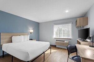 Quarto Standard, 1 cama queen-size, não fumadores | Cofre no quarto, secretária 