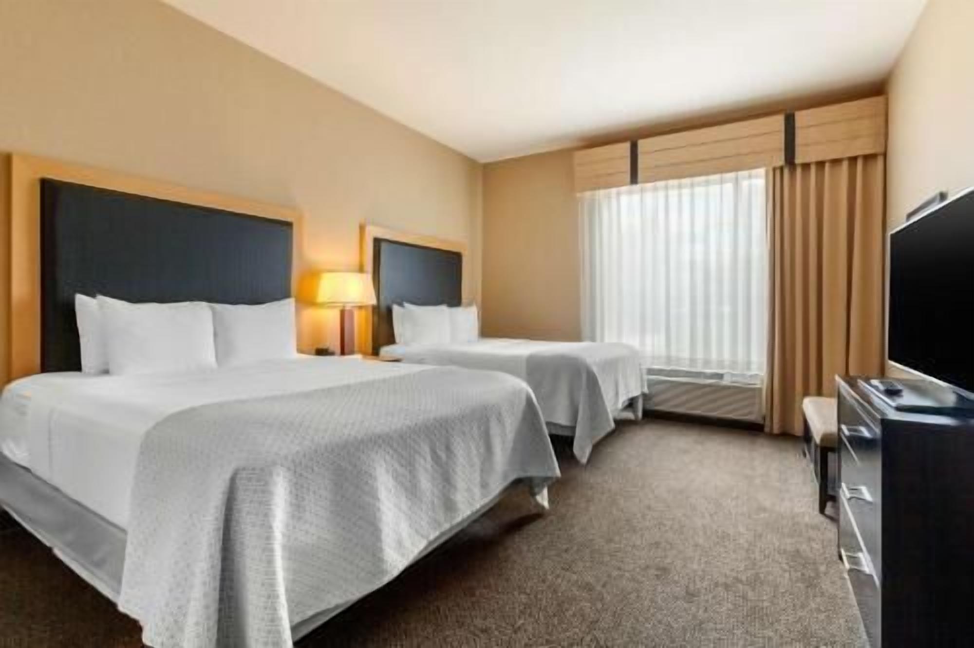 1 quarto, roupas de cama premium, escrivaninha, cortinas blackout