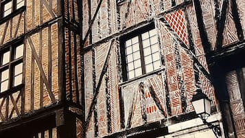 Quarto quádruplo urbano | Individualmente decorados, escrivaninha, quartos à prova de som