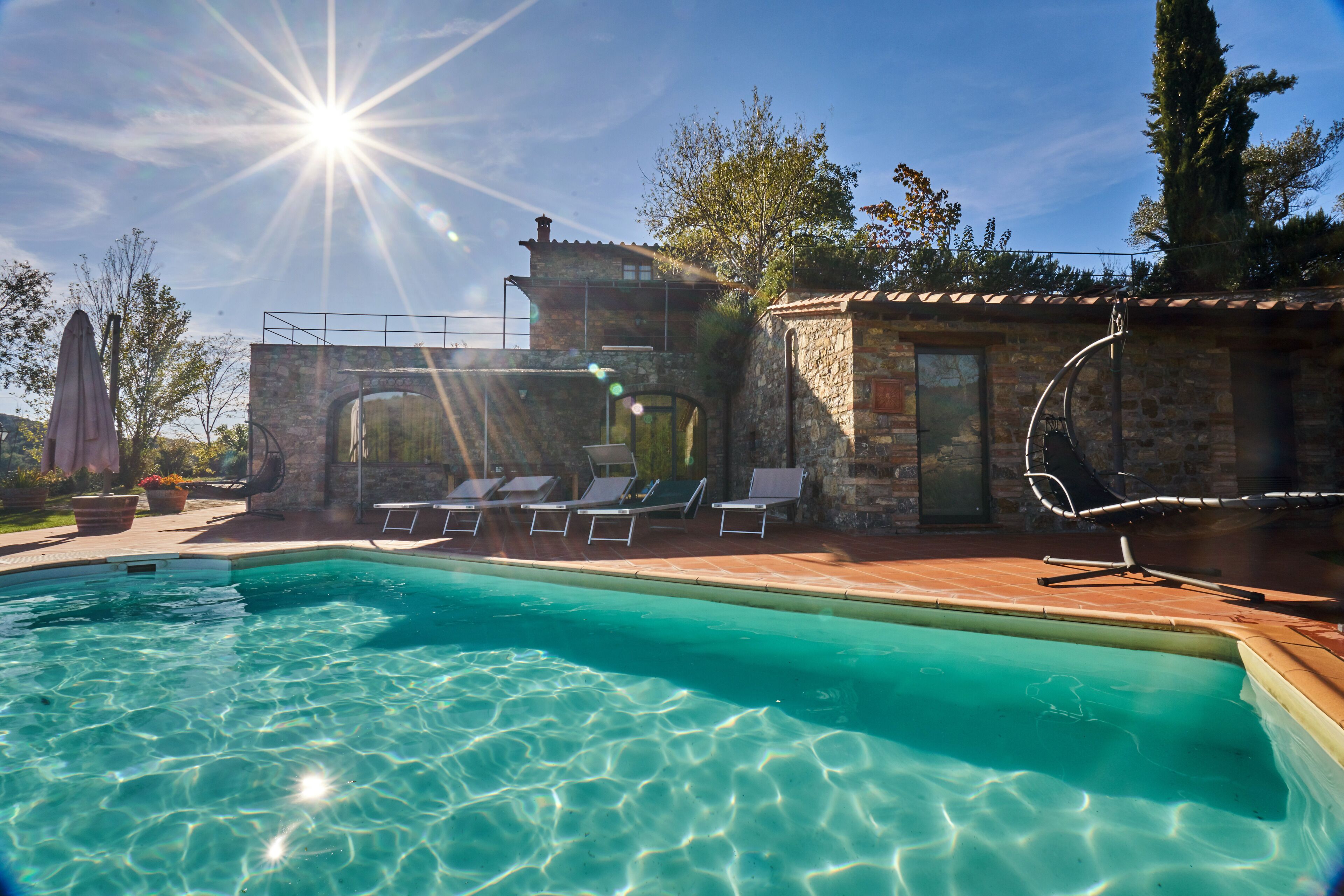 2 piscinas exteriores, espreguiçadeiras 