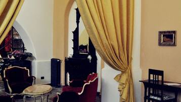 Quarto Standard (Quintuple) | Roupa de alta qualidade, edredões de penas, minibar, cofre no quarto