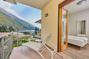 Quarto solteiro, 1 cama de solteiro grande, terraço, vista para a montanha | Vista do quarto