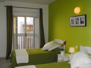 Quarto Standard, 1 cama de casal | Cofre no quarto, quartos insonorizados, ferro/tábua de engomar