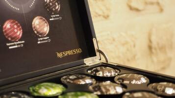 Pequeno-almoço continental diário (8 EUR por pessoa)