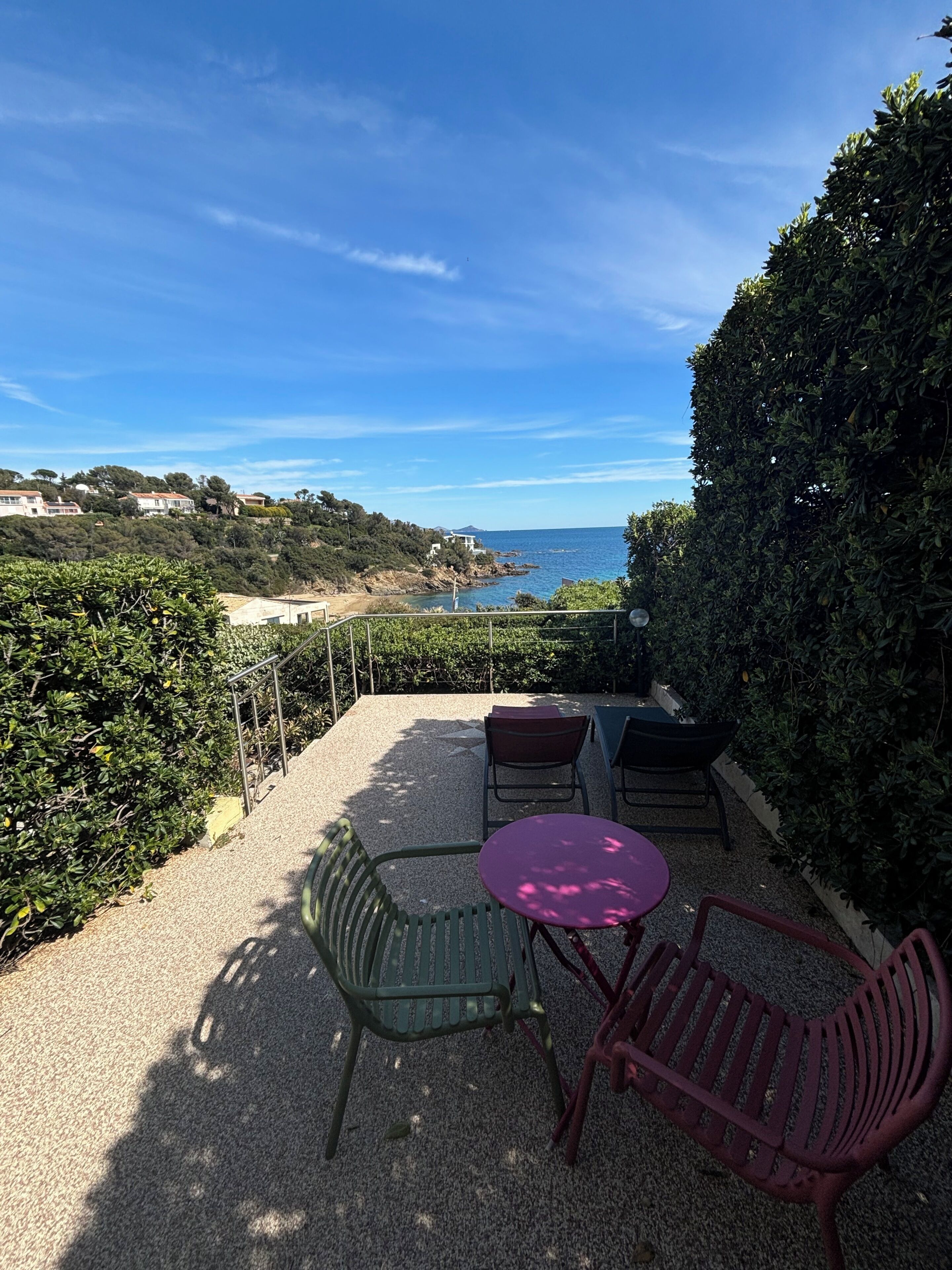 Suite, banheira de hidromassagem | Roupa de alta qualidade, cofre com capacidade para portátil 