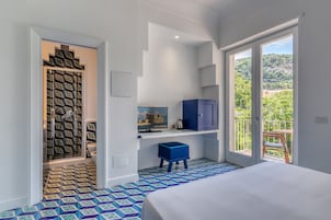 Quarto casal, vista para o jardim | Frigobar, cofres nos quartos, escrivaninha, Wi-Fi de cortesia