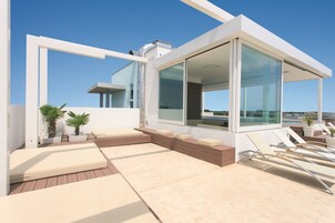 Piscina interior, piscina exterior 