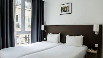 Quarto duplo | Camas Select Comfort, escrivaninha, Wi-Fi de cortesia