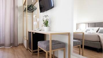 Quarto Duplo Deluxe | Cofre no quarto, secretária, cortinas/cortinados opacos, Wi-fi grátis