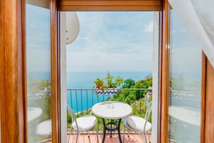 Quarto casal, vista para o mar (Depandance) | Vista da sacada