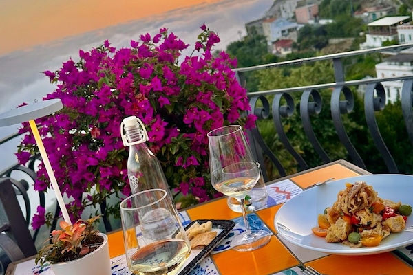 Café da manhã, almoço e jantar; culinária regional, vistas para o mar