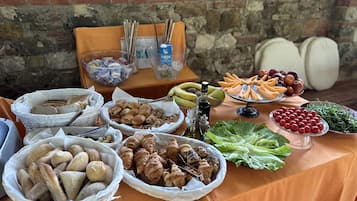 Café da manhã com buffet todos os dias (EUR 12 por pessoa)