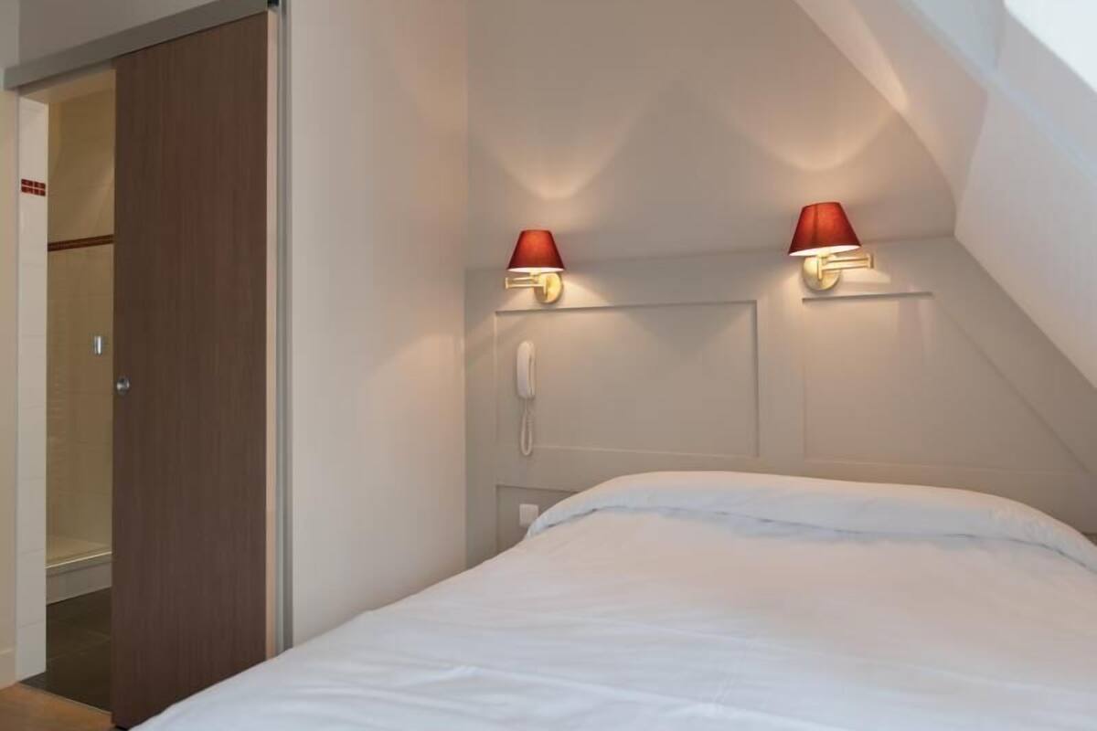 Quarto casal romântico | Roupas de cama premium, individualmente mobiliados, escrivaninha