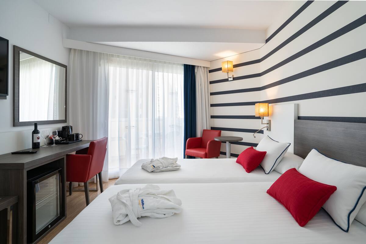 Minibar, cofre no quarto, quartos insonorizados, Wi-fi grátis 