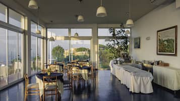 Café da manhã continental grátis todos os dias