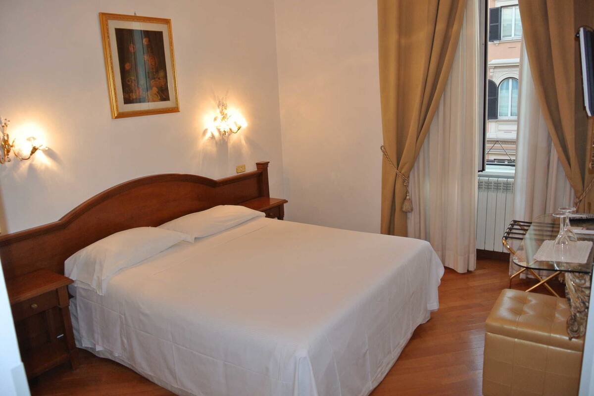 Quarto Clássico com Cama de Casal, não fumadores | Cofre no quarto, quartos insonorizados, berços/camas para crianças 