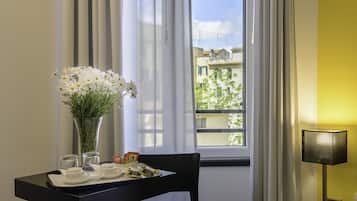 Quarto Duplo | Lençóis de algodão egípcio, camas de colchão viscoelástico, minibar