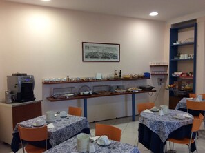 Pequeno-almoço inspirado na cozinha local diário mediante uma taxa 