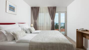 Quarto Duplo, vista para o mar | Cortinas/cortinados opacos, Wi-fi grátis, roupa de cama fornecida