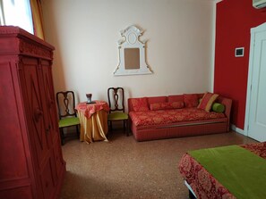 Suite Júnior, vista para o canal | Com decoração personalizada, com mobília individualizada, Wi-fi grátis 